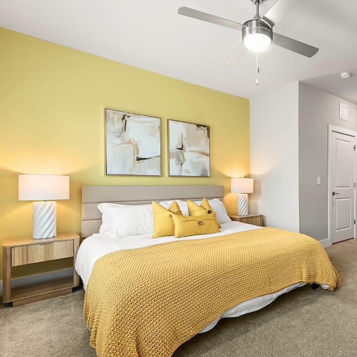 3 Bedroom! - Pool, Game-room, Free Parking, Gym! - Savannah, GA