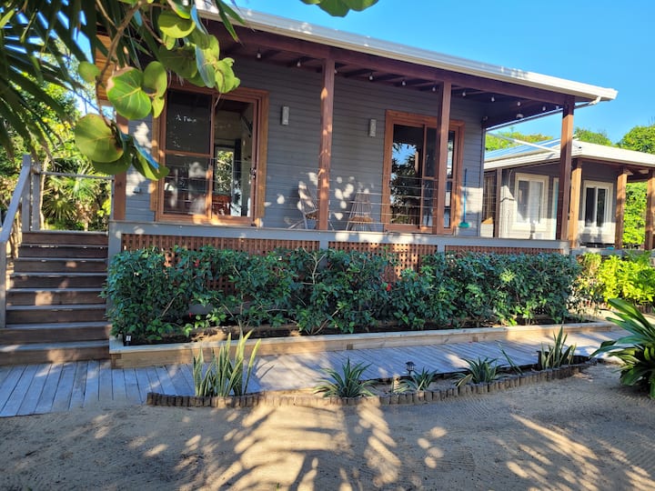 The Happee Manatee - Belize
