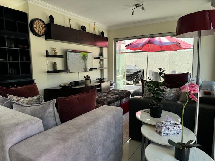 Luxury 2 Bed Work + Play. - Sandton