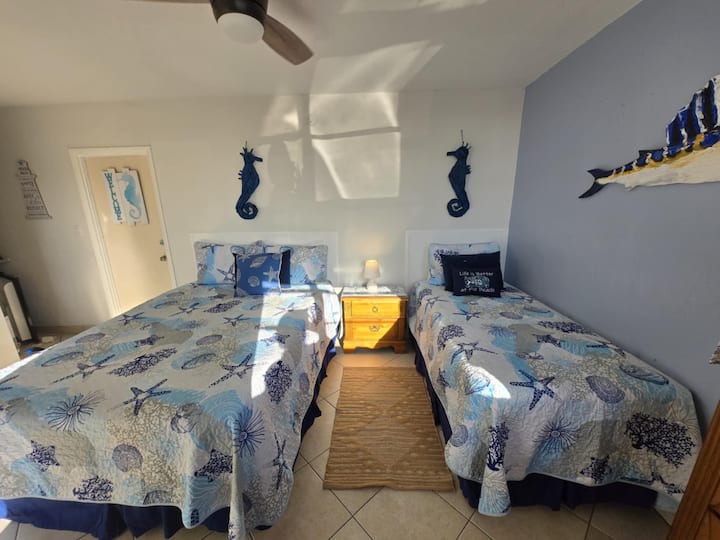 Oceanfront Building Studio In Daytona Beach - Daytona Beach, FL