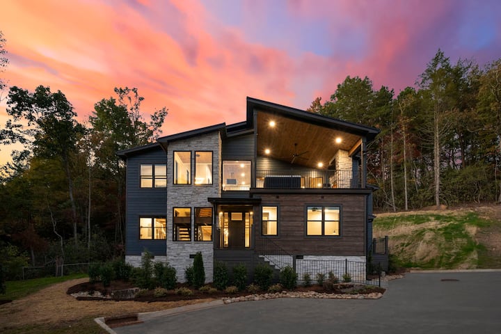 Luxe Lodge/heated Pool/hot Tub/game Room/sleeps 22 - Gatlinburg, TN