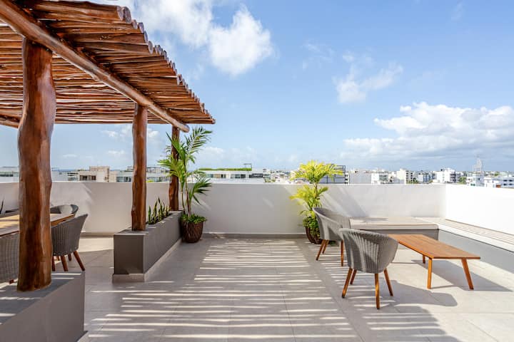 Sac-nicte 250 M De La Playa . - Cozumel