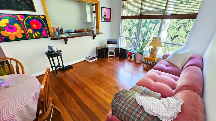 Quirky, Quiet, Tree-nestled
Apartment - St Kilda