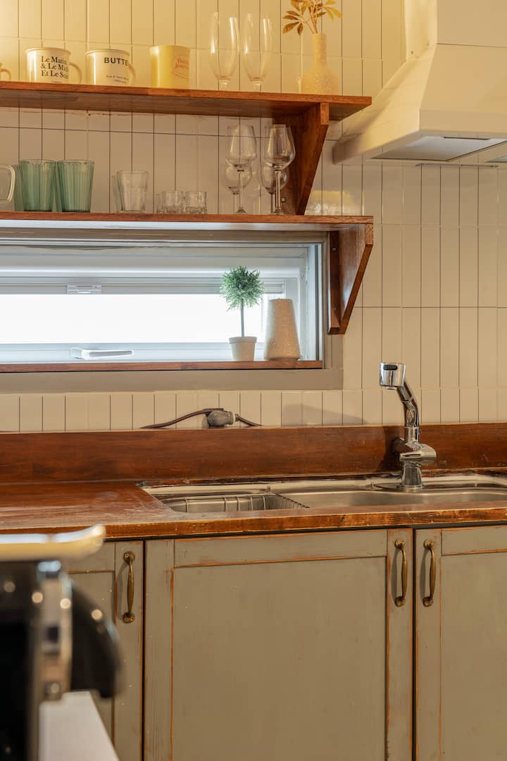 [광안리 감성스테이] 광안역 2분｜해변 5분｜3베드 6인 숙소｜1층｜여유로운 12시체크아웃 - Busan