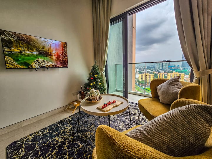 Modern Studio Space With Relaxing Balcony - Malaysia