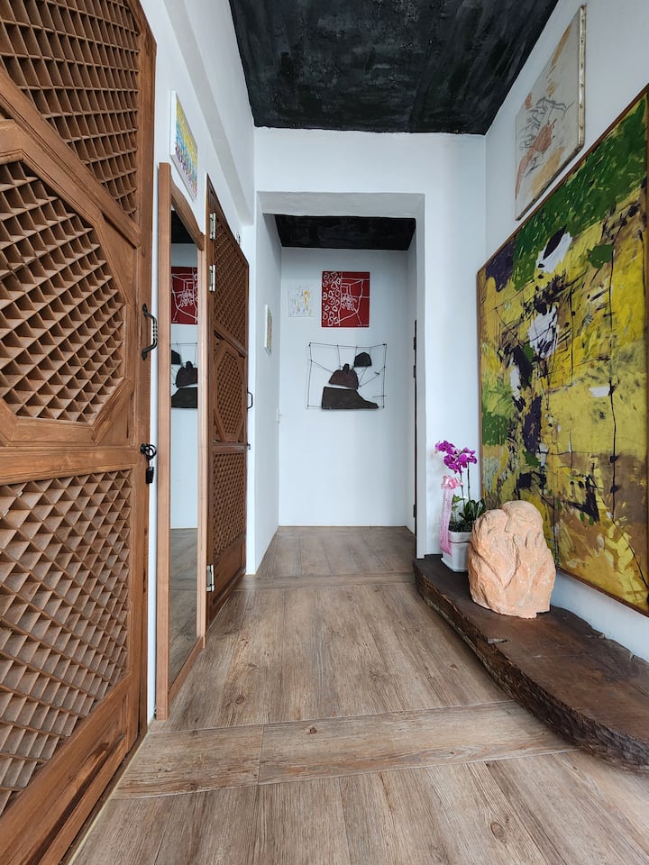 그림속여유 1f 전체대관 #전주한옥마을#가족여행#최대6인#넷플릭스#퀸침대3개#화장실3개 - Jeonju-si