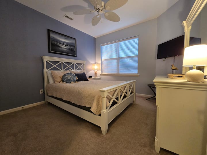 The Salty Seahorse- Dog-friendly,1st-floor-pool-ev - Rehoboth Beach, DE