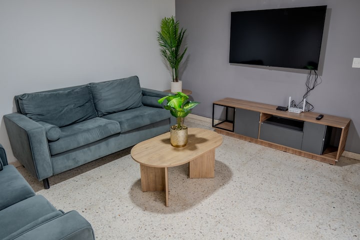 Casa En Zona Expo Con 3 Cocheras - Guadalajara