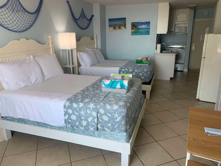 Cozy Family Abode - Ground Level - Pools Open - Daytona Beach, FL