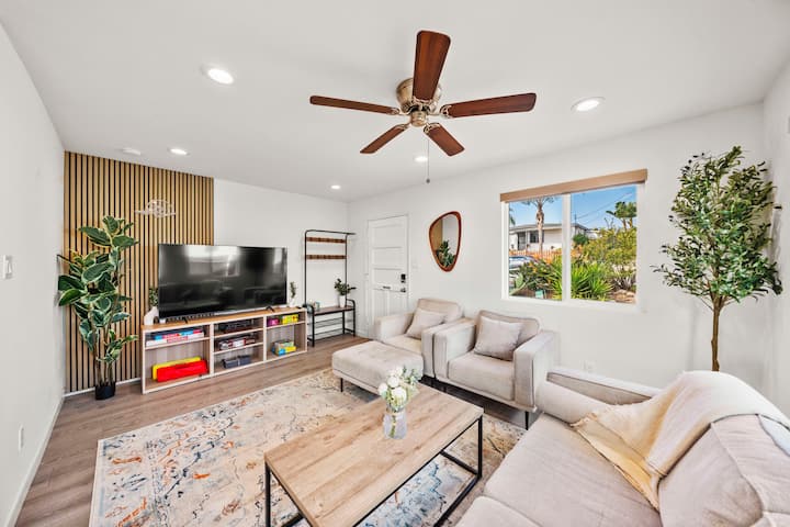 Parkside Paradise: 5-bed Oasis -