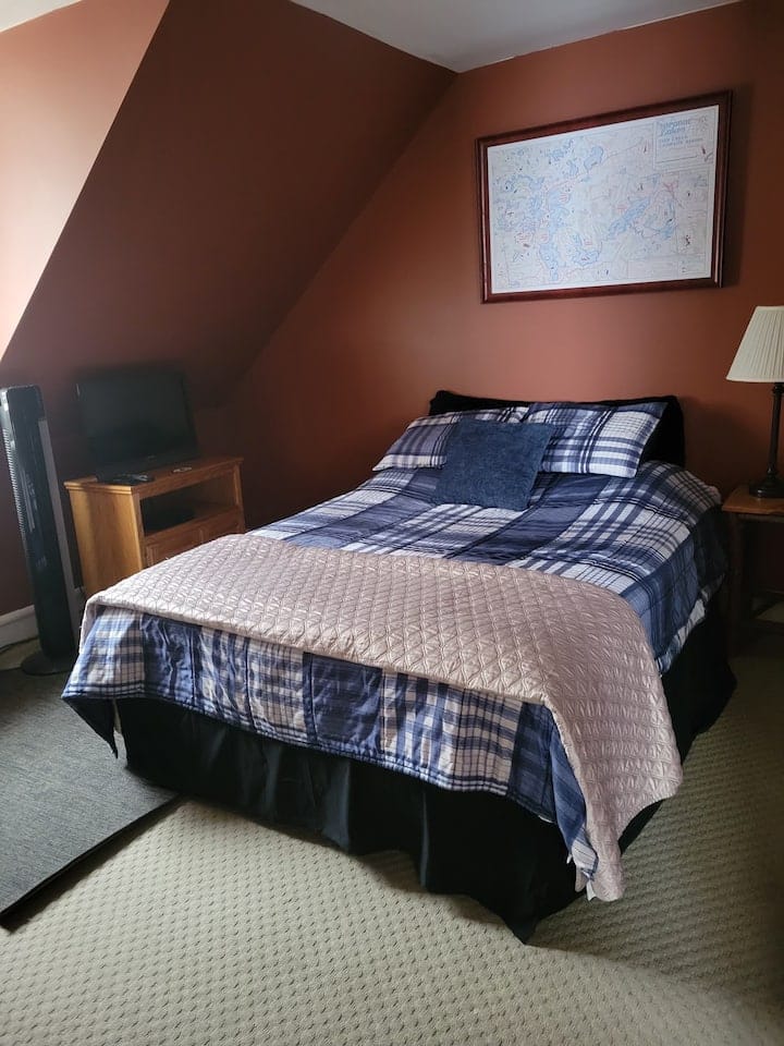 Family Room, Shared Bath - Saranac Lake, NY