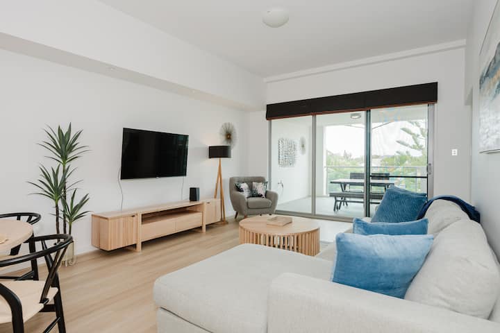 Two Bedroom Deluxe Marina Apartment - Mandurah