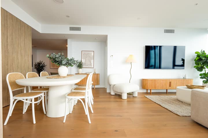 Luxury Modern Broadbeach Oasis: Bbq, Sauna & Pool - Broadbeach