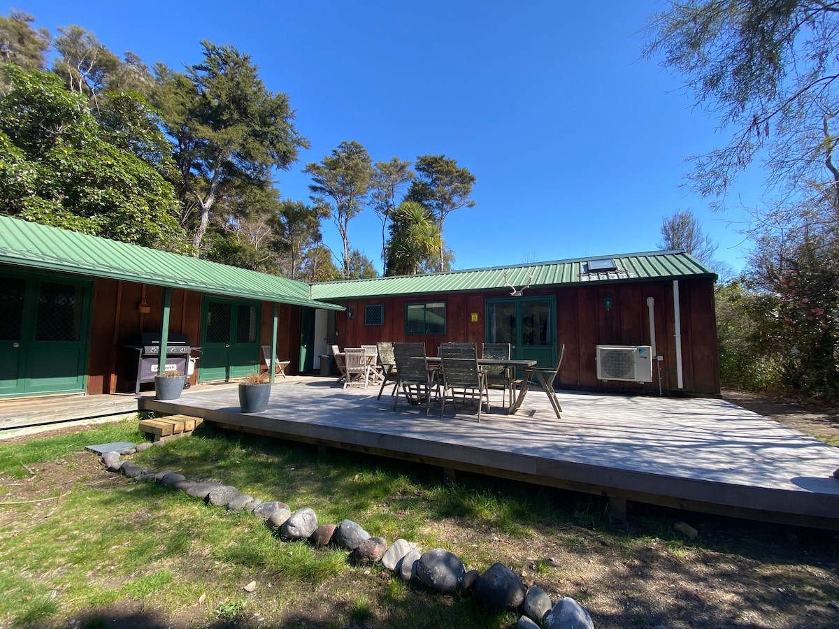 Te Aho Lodge near River Side - Houses for Rent in Tūrangi, Waikato, New ...