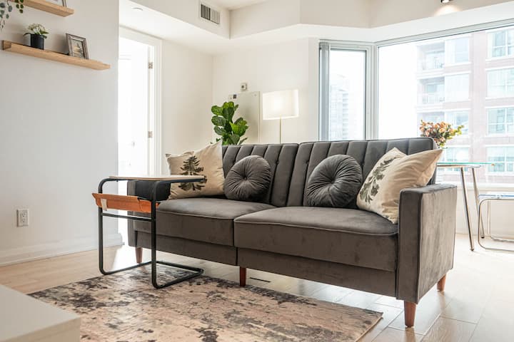 Hidden Gem In Yorkville - Suncatcher Suite - Toronto