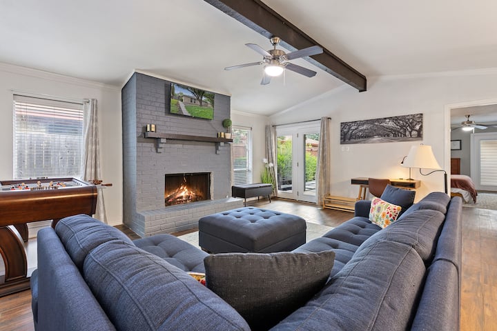 Royal Stay Awaits-stylish & Cozy 3br - Love Field - Dallas