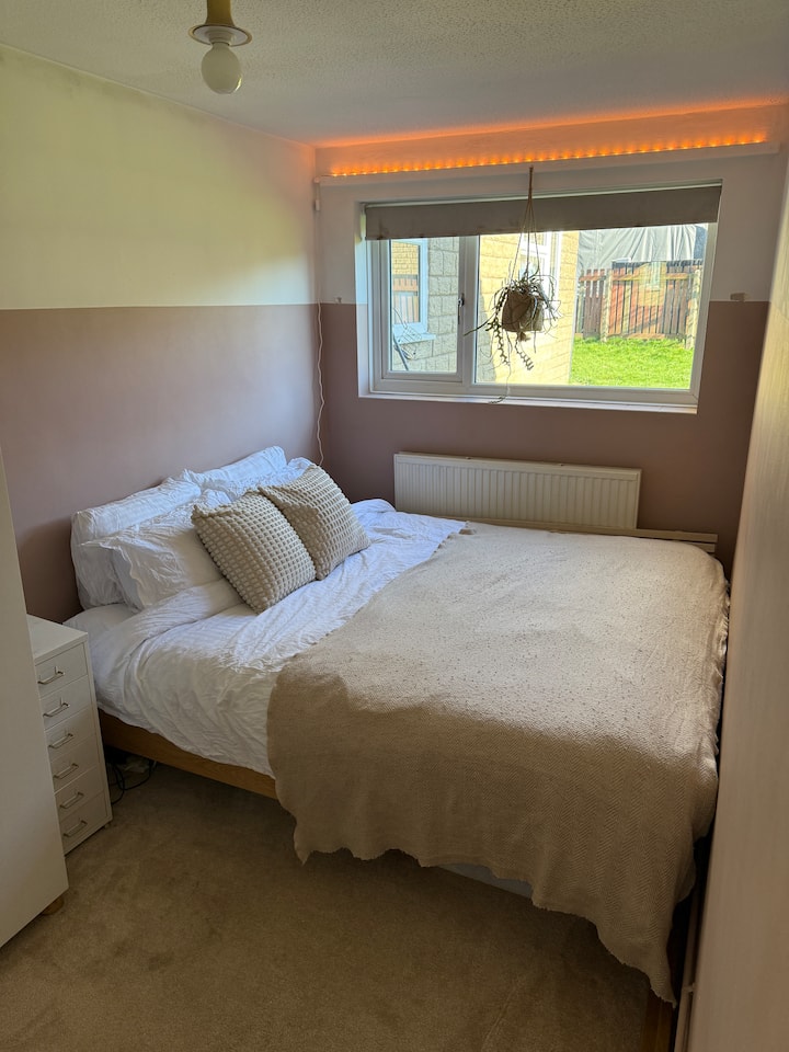 Bedroom In The Peak District. - Glossop