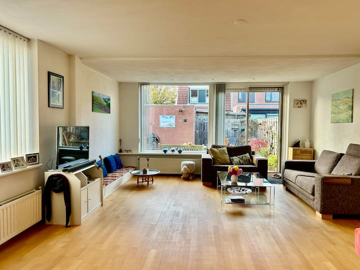 Ruime 3-slaapkamer Woning, Centraal Gelegen - Zoetermeer