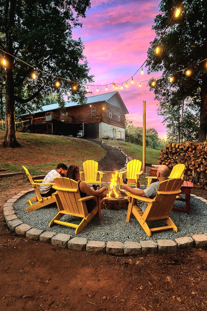 Chalet Chic: Spa, Arcade, Cinéma, Feu, Animaux - Dahlonega, GA