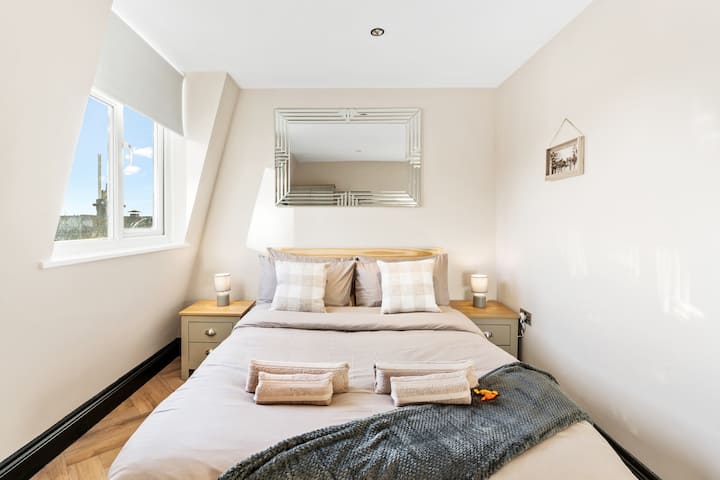 Work-friendly Flat | Brighton And Hove | Sleeps 3 - Brighton