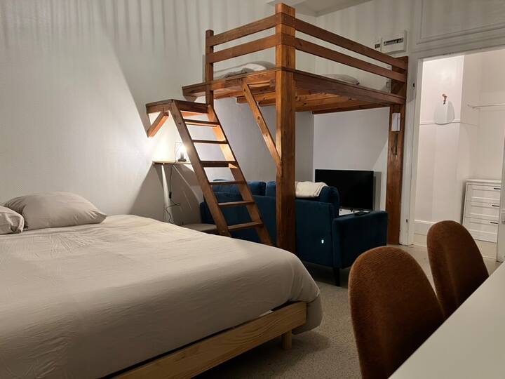 Le Petit Bleu - King Size - Central - Confortable - Arras