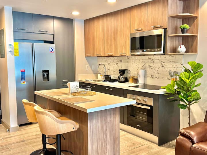 Convenient Apt By Sjo Airport- Pool, Gym Fast Wifi - San José