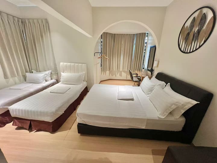 8 Mins Driving To T.c Beach@holiday Guest House - 彭亨