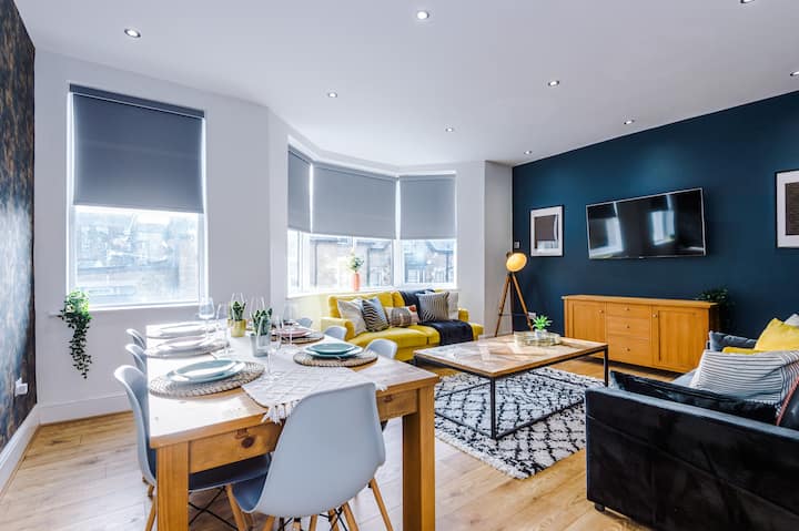 Sleek 6 Bedroom Abode In Central Harrogate - Knaresborough