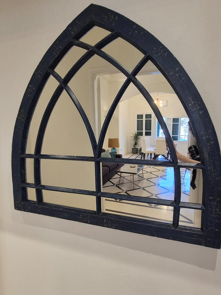 Stylish & Cozy Flat Steps  From Vibrant Location - Beirut