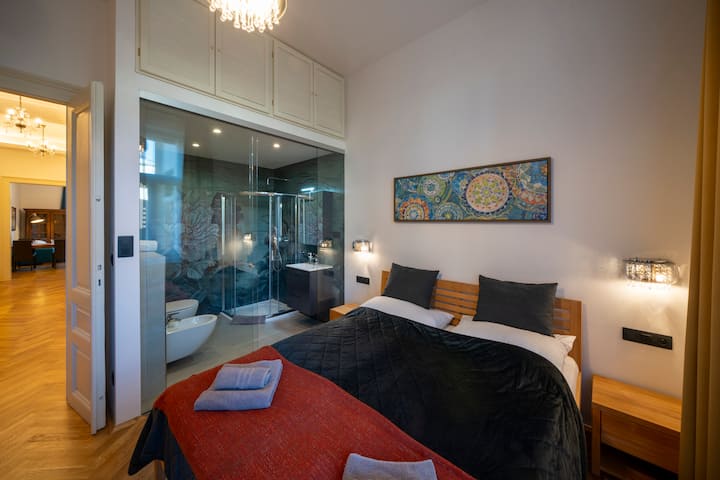 Old Town - 3 Room 2 Bathroom Balcony - Prague