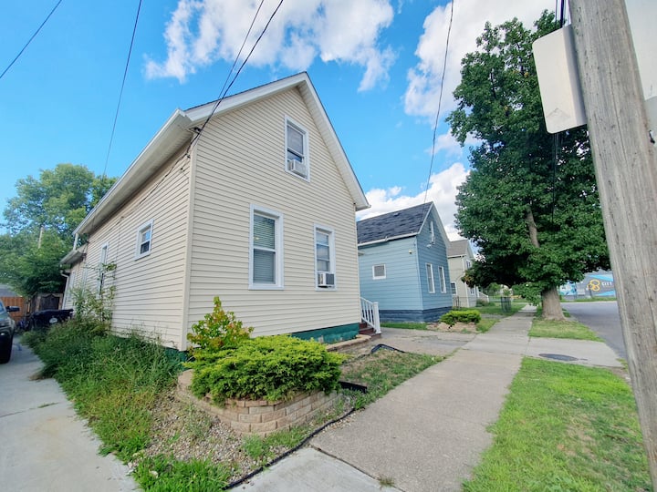 Downtown Sanford Oasis - Sanford, FL