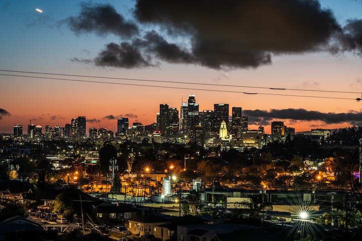 Large Home W/ Views Of Dtla Sleeps 8 Golf/spa/fire - Echo Park - Los Angeles