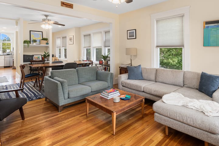 Spotless Guest Favorite Near Colleges & Downtown - Providence, RI