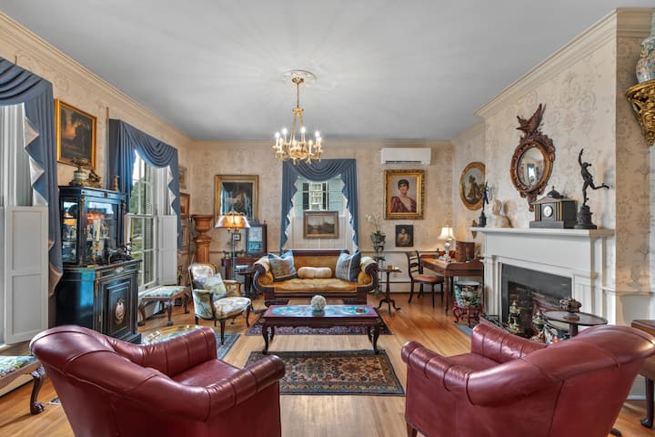 Experience Luxury, Historic Manor, Private Pool - Keswick Vineyards, Keswick