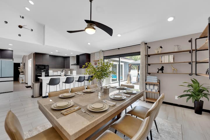Modern Home/king Bed/pool Table/near Strip/airport - Las Vegas Strip, NV
