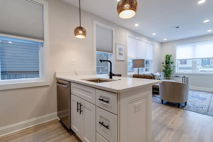 Modern & Inviting 1 Br/1ba Apt | One Month + - Takoma Park, MD