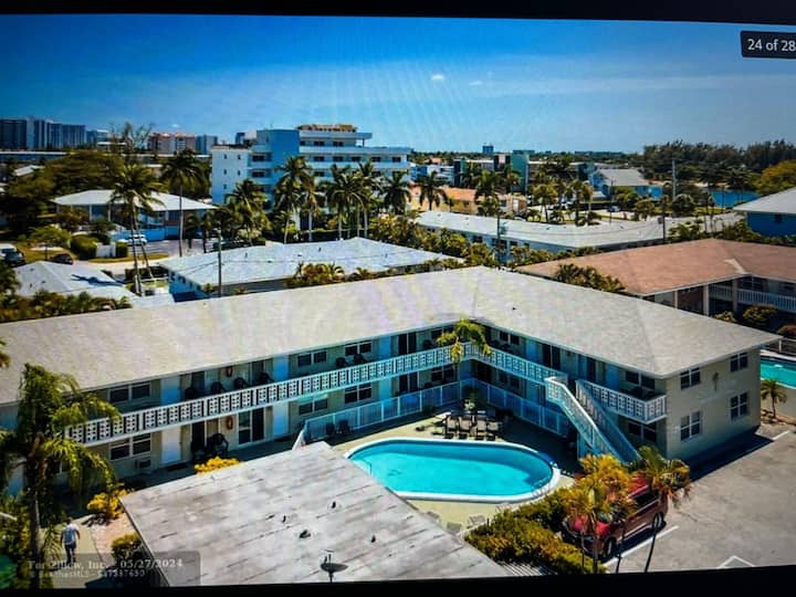 A Cozy Condo @Mid Mari #1, Pompano Beach, Florida. - Pompano Beach, FL