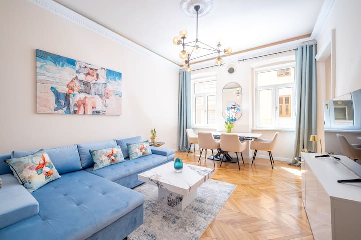 Garibaldi Luxury Apartment - イタリア トリエステ