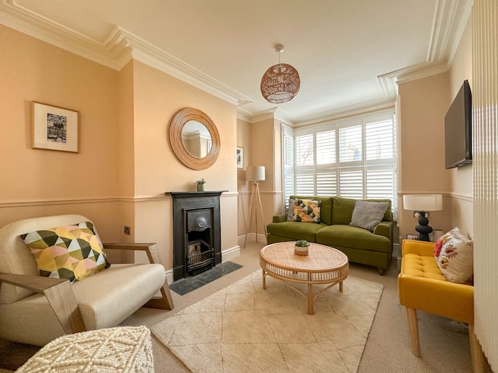 Stylish & Sunny Whitstable Home | Minutes From Sea - Whitstable