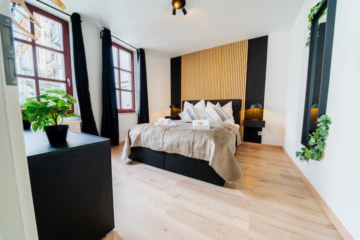 Black Diamond Apart. | Central | Parking | Kitchen - Magdeburg