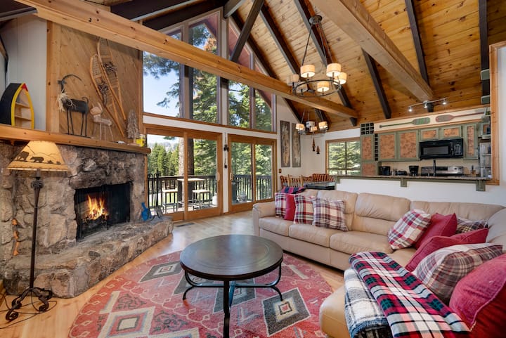 Alpine Meadows Chalet W/sauna And Hot Tub - Tahoe City, CA