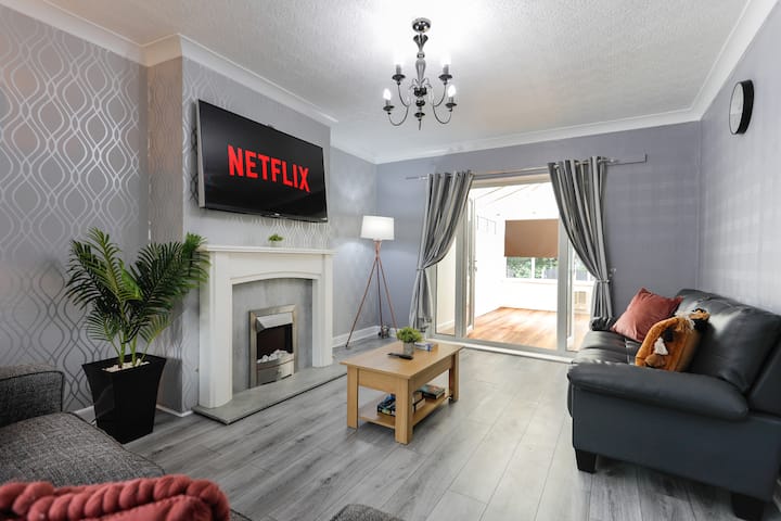 Comfy Stays Rotherham:contractors/families/parking - Gulliver's Valley Theme Park