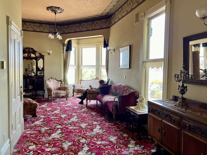Upstairs At The Waterfront - Eureka, CA