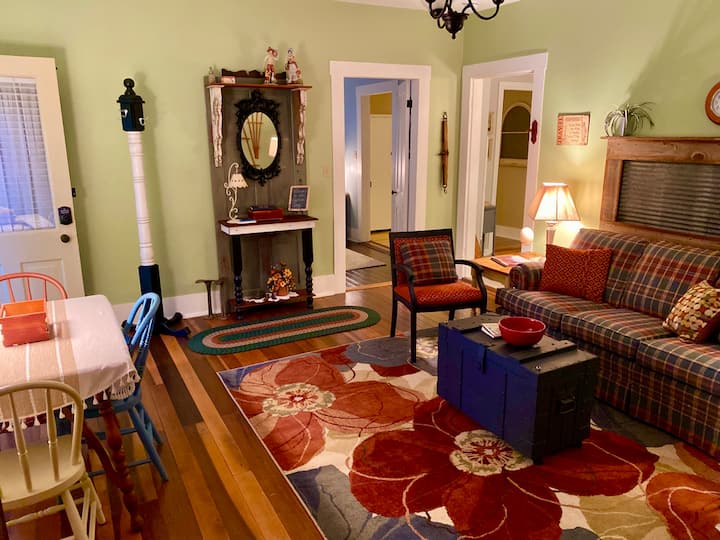 The Cypress Cottage - Harmonie State Park, New Harmony