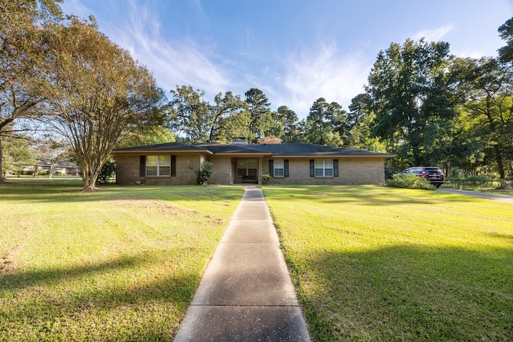 Large 3 Bedroom Home - Texarkana, AR