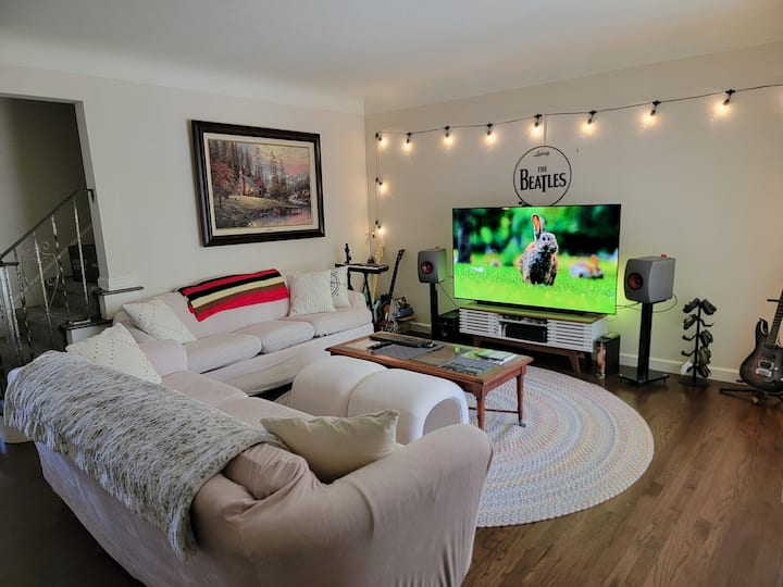 3br Relaxing Oasis Near Cleveland - Cleveland Heights, OH