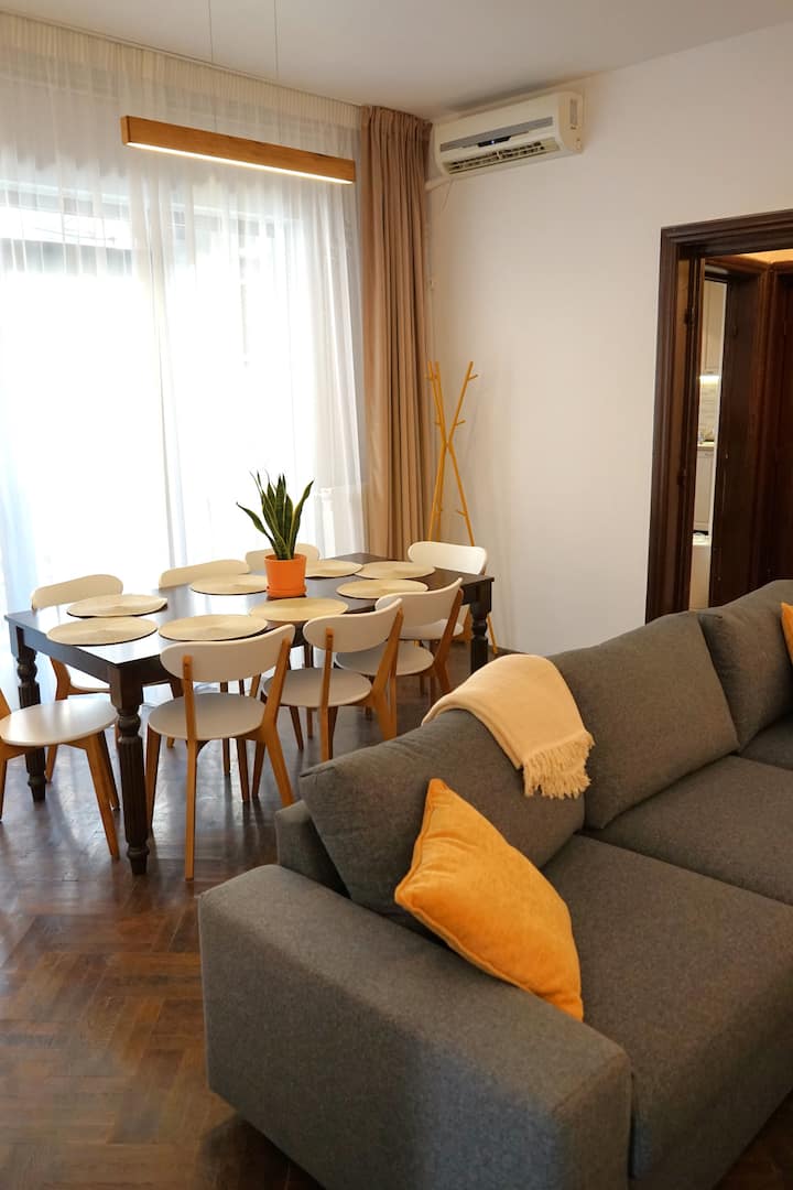 Spacious 4br, 3bt With 3 Balconies - Bucarest