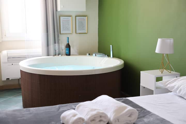 Vatican Jacuzzi House: Relax In Centro! - 로마