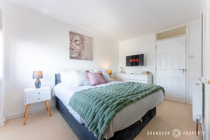 Leaside House By Grandeur Property - Thornhill - Southampton