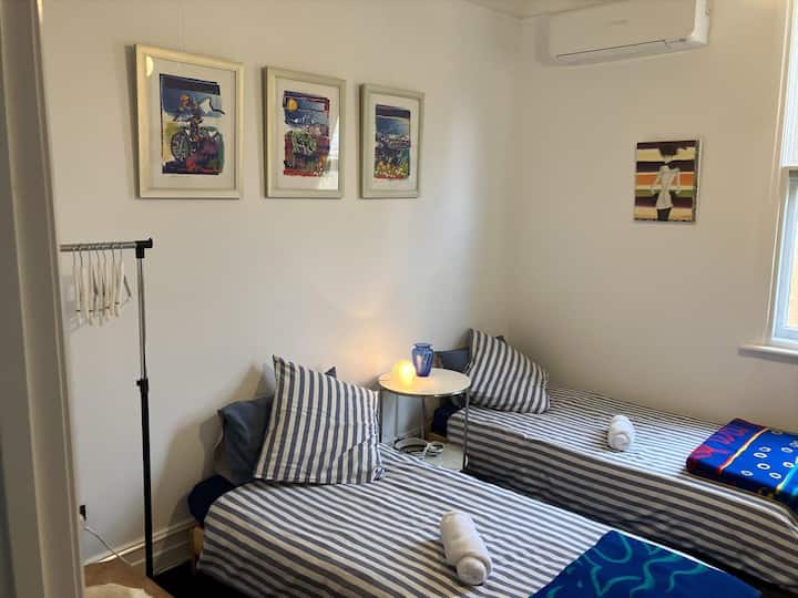 Lilydale Cottage - Twin Room - Castlemaine